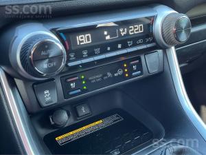 Melns Toyota RAV4 2021 Rīga, ar dzinēja tilpumu 2.50 L un nobraukumu 127 tūkst. km par 32990 €, foto 16 vietnē AUTOMOTO.COM.LV