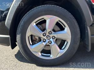Melns Toyota RAV4 2021 Rīga, ar dzinēja tilpumu 2.50 L un nobraukumu 127 tūkst. km par 32990 €, foto 26 vietnē AUTOMOTO.COM.LV