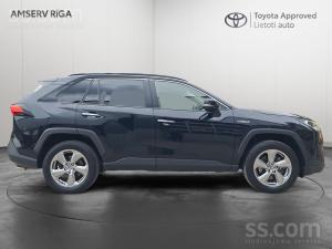 Black Toyota RAV4 2021 in Riga, with an engine capacity of 2.50 L and mileage of 94 thousand km for 28900 €, photo 8 on AUTOMOTO.COM.LV