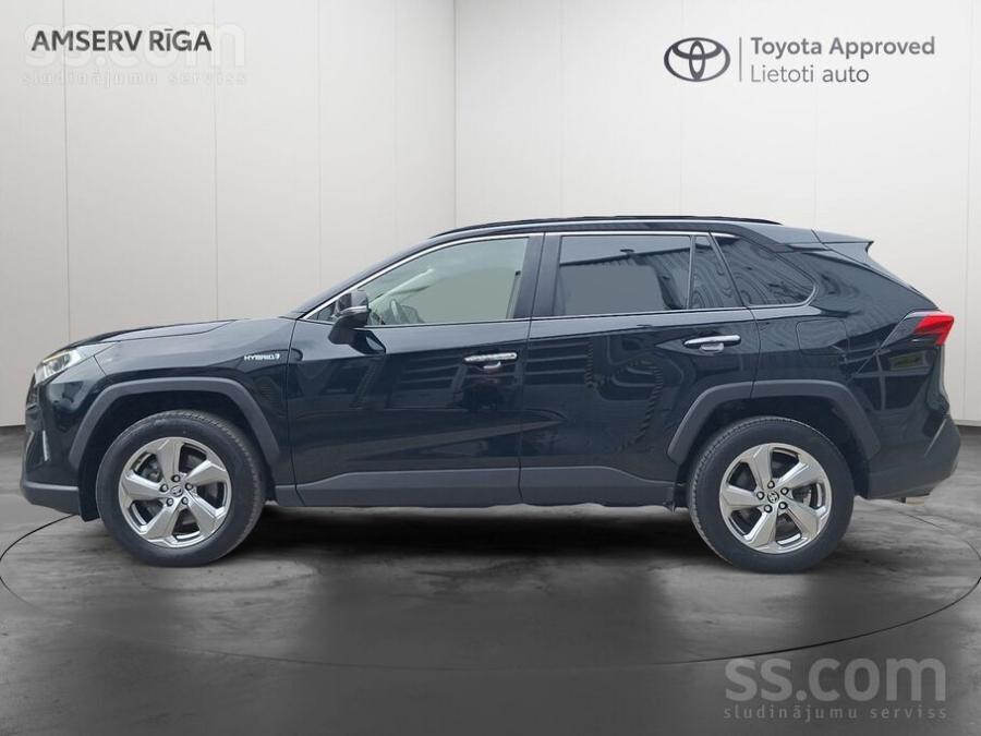 Black Toyota RAV4 2021 in Riga, with an engine capacity of 2.50 L and mileage of 94 thousand km for 28900 €, photo 9 on AUTOMOTO.COM.LV