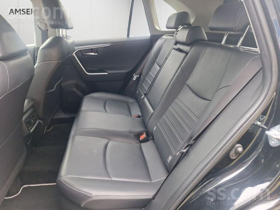 Black Toyota RAV4 2021 in Riga, with an engine capacity of 2.50 L and mileage of 94 thousand km for 28900 €, photo 12 on AUTOMOTO.COM.LV