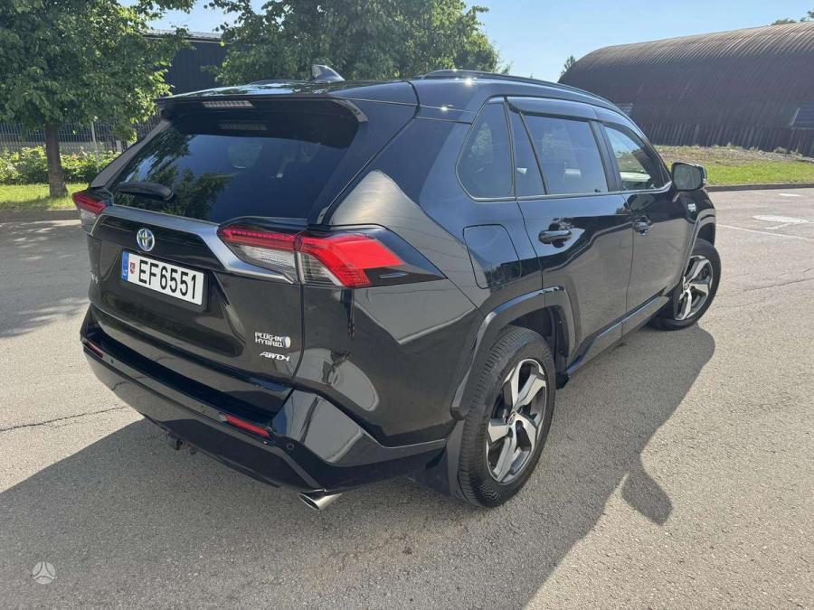 Black Toyota RAV4 2021 in Klaipeda, with an engine capacity of 2.49 L and mileage of 195 thousand km for 29200 €, photo 6 on AUTOMOTO.COM.LV
