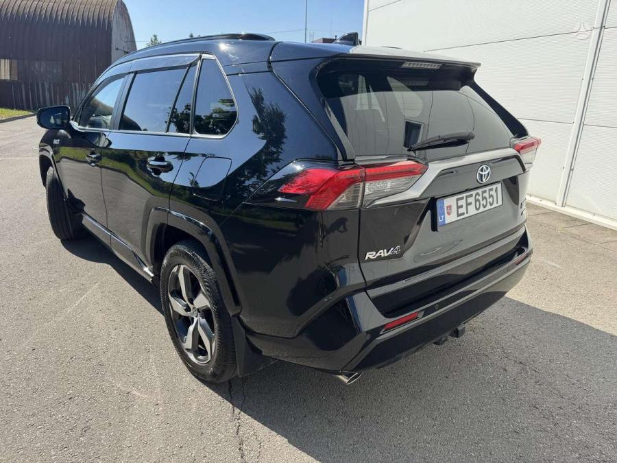 Black Toyota RAV4 2021 in Klaipeda, with an engine capacity of 2.49 L and mileage of 195 thousand km for 29200 €, photo 8 on AUTOMOTO.COM.LV