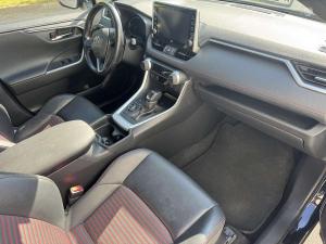 Black Toyota RAV4 2021 in Klaipeda, with an engine capacity of 2.49 L and mileage of 195 thousand km for 29200 €, photo 12 on AUTOMOTO.COM.LV