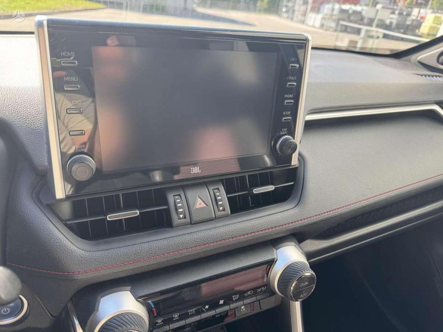 Black Toyota RAV4 2021 in Klaipeda, with an engine capacity of 2.49 L and mileage of 195 thousand km for 29200 €, photo 15 on AUTOMOTO.COM.LV
