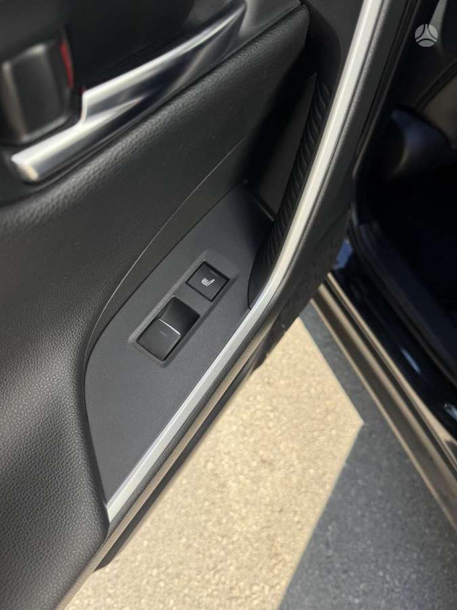 Black Toyota RAV4 2021 in Klaipeda, with an engine capacity of 2.49 L and mileage of 195 thousand km for 29200 €, photo 21 on AUTOMOTO.COM.LV