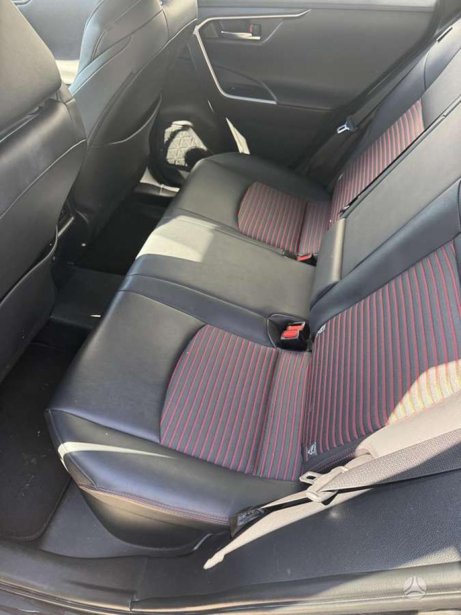 Black Toyota RAV4 2021 in Klaipeda, with an engine capacity of 2.49 L and mileage of 195 thousand km for 29200 €, photo 23 on AUTOMOTO.COM.LV