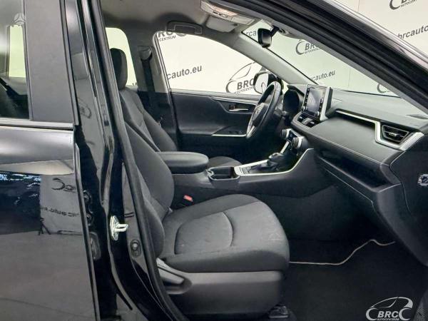 Melns Toyota RAV4 2021 Viļņa, ar dzinēja tilpumu 2.49 L un nobraukumu 80 tūkst. km par 29700 €, foto 5 vietnē AUTOMOTO.COM.LV