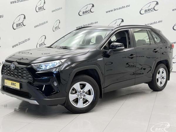 Black Toyota RAV4 2021 in Vilnius, with an engine capacity of 2.49 L and mileage of 80 thousand km for 29700 €, photo 1 on AUTOMOTO.COM.LV