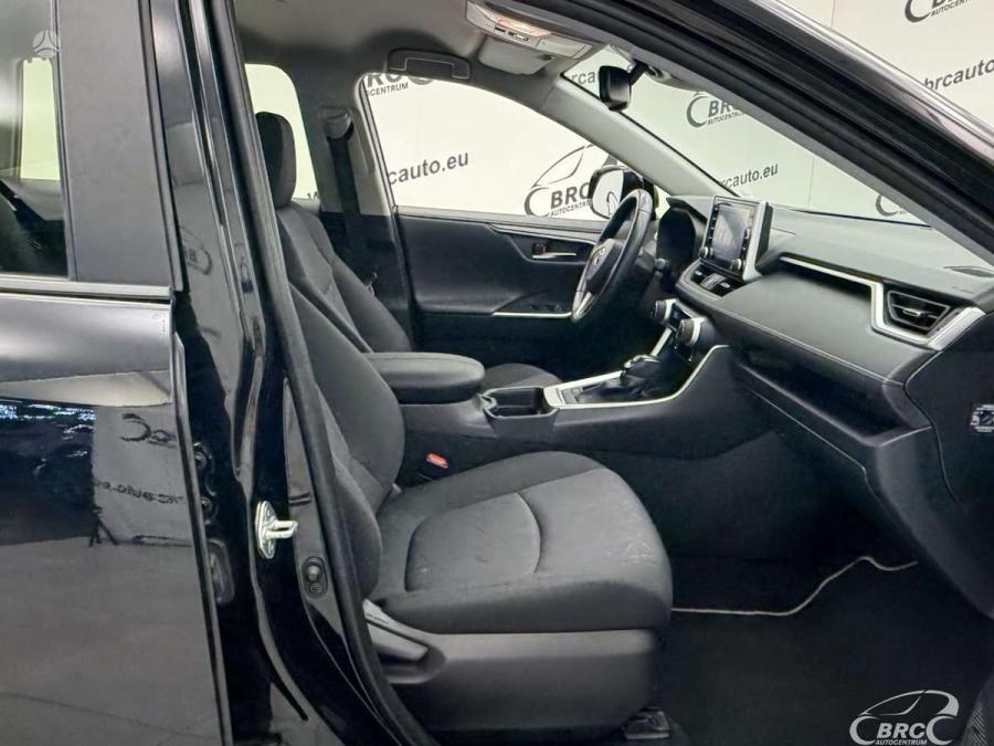 Melns Toyota RAV4 2021 Viļņa, ar dzinēja tilpumu 2.49 L un nobraukumu 80 tūkst. km par 29700 €, foto 6 vietnē AUTOMOTO.COM.LV