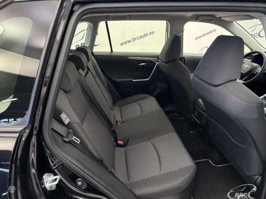 Melns Toyota RAV4 2021 Viļņa, ar dzinēja tilpumu 2.49 L un nobraukumu 80 tūkst. km par 29700 €, foto 12 vietnē AUTOMOTO.COM.LV