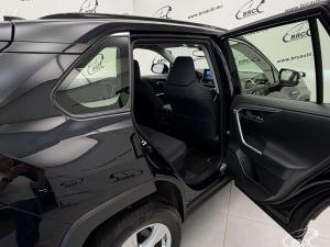 Melns Toyota RAV4 2021 Viļņa, ar dzinēja tilpumu 2.49 L un nobraukumu 80 tūkst. km par 29700 €, foto 14 vietnē AUTOMOTO.COM.LV