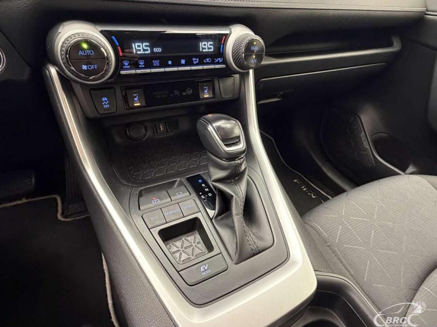 Melns Toyota RAV4 2021 Viļņa, ar dzinēja tilpumu 2.49 L un nobraukumu 80 tūkst. km par 29700 €, foto 26 vietnē AUTOMOTO.COM.LV