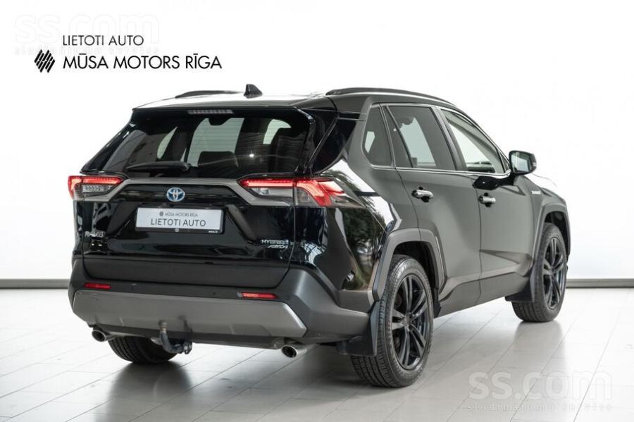 Melns Toyota RAV4 2021 Rīga, ar dzinēja tilpumu 2.50 L un nobraukumu 126 tūkst. km par 29900 €, foto 3 vietnē AUTOMOTO.COM.LV