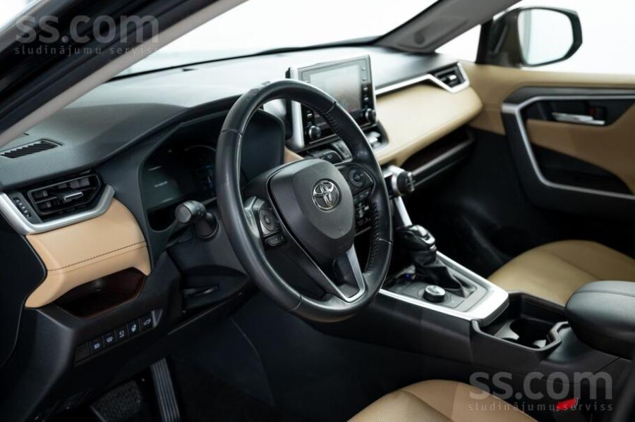 Melns Toyota RAV4 2021 Rīga, ar dzinēja tilpumu 2.50 L un nobraukumu 126 tūkst. km par 29900 €, foto 6 vietnē AUTOMOTO.COM.LV