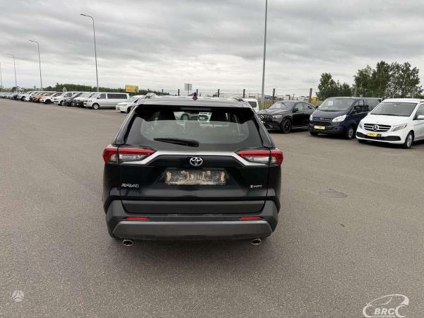 Melns Toyota RAV4 2021 Viļņa, ar dzinēja tilpumu 1.99 L un nobraukumu 183 tūkst. km par 16500 €, foto 6 vietnē AUTOMOTO.COM.LV