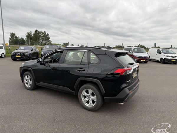 Melns Toyota RAV4 2021 Viļņa, ar dzinēja tilpumu 1.99 L un nobraukumu 183 tūkst. km par 16500 €, foto 7 vietnē AUTOMOTO.COM.LV