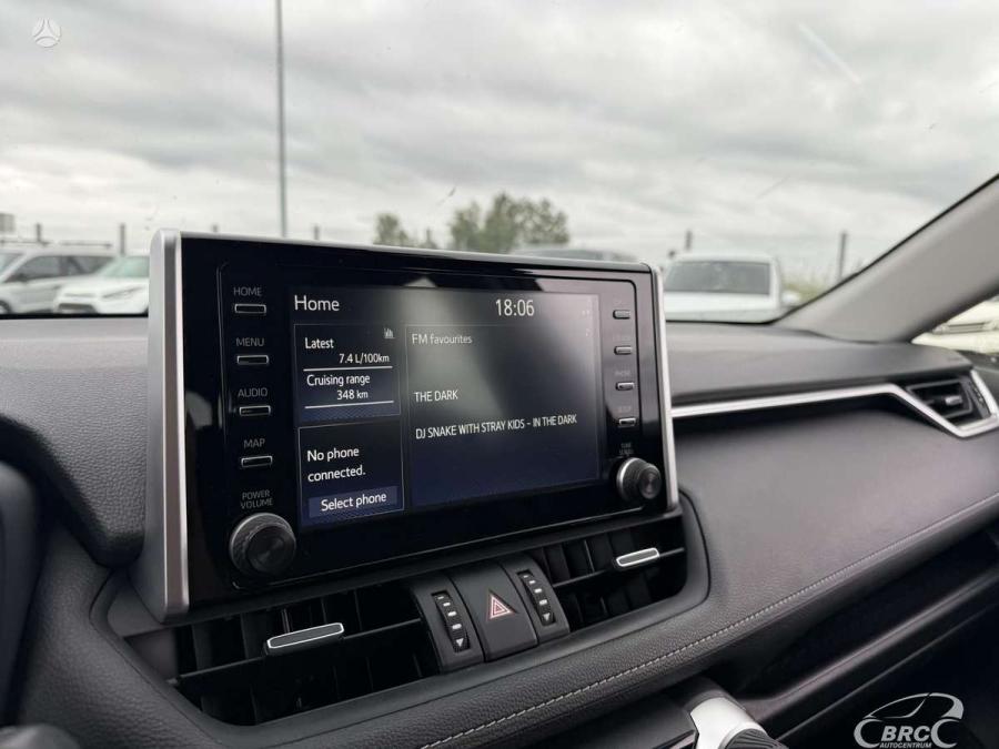 Black Toyota RAV4 2021 in Vilnius, with an engine capacity of 1.99 L and mileage of 183 thousand km for 16500 €, photo 12 on AUTOMOTO.COM.LV