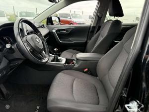 Black Toyota RAV4 2021 in Vilnius, with an engine capacity of 1.99 L and mileage of 183 thousand km for 16500 €, photo 20 on AUTOMOTO.COM.LV