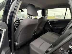 Black Toyota RAV4 2021 in Vilnius, with an engine capacity of 1.99 L and mileage of 183 thousand km for 16500 €, photo 21 on AUTOMOTO.COM.LV