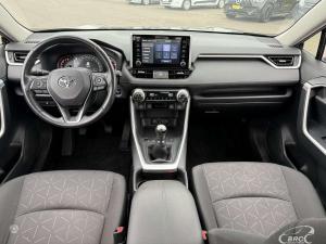 Black Toyota RAV4 2021 in Vilnius, with an engine capacity of 1.99 L and mileage of 183 thousand km for 16500 €, photo 23 on AUTOMOTO.COM.LV
