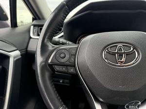 Black Toyota RAV4 2021 in Vilnius, with an engine capacity of 1.99 L and mileage of 183 thousand km for 16500 €, photo 25 on AUTOMOTO.COM.LV