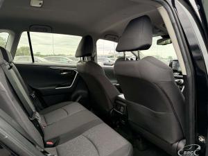Black Toyota RAV4 2021 in Vilnius, with an engine capacity of 1.99 L and mileage of 183 thousand km for 16500 €, photo 27 on AUTOMOTO.COM.LV