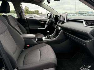 Black Toyota RAV4 2021 in Vilnius, with an engine capacity of 1.99 L and mileage of 183 thousand km for 16500 €, photo 29 on AUTOMOTO.COM.LV