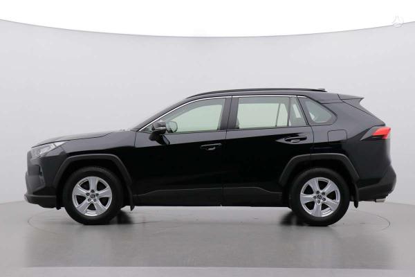 Black Toyota RAV4 2021 in Vilnius, with an engine capacity of 1.99 L and mileage of 79 thousand km for 25900 €, photo 4 on AUTOMOTO.COM.LV