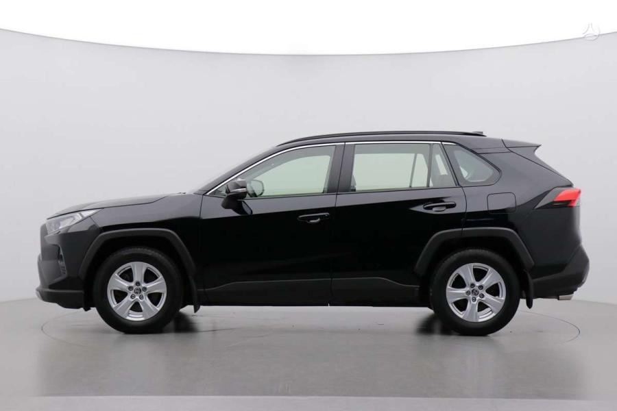 Black Toyota RAV4 2021 in Vilnius, with an engine capacity of 1.99 L and mileage of 79 thousand km for 25900 €, photo 5 on AUTOMOTO.COM.LV
