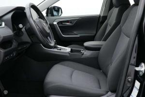 Black Toyota RAV4 2021 in Vilnius, with an engine capacity of 1.99 L and mileage of 79 thousand km for 25900 €, photo 13 on AUTOMOTO.COM.LV