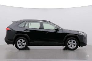 Black Toyota RAV4 2021 in Vilnius, with an engine capacity of 1.99 L and mileage of 79 thousand km for 25900 €, photo 18 on AUTOMOTO.COM.LV