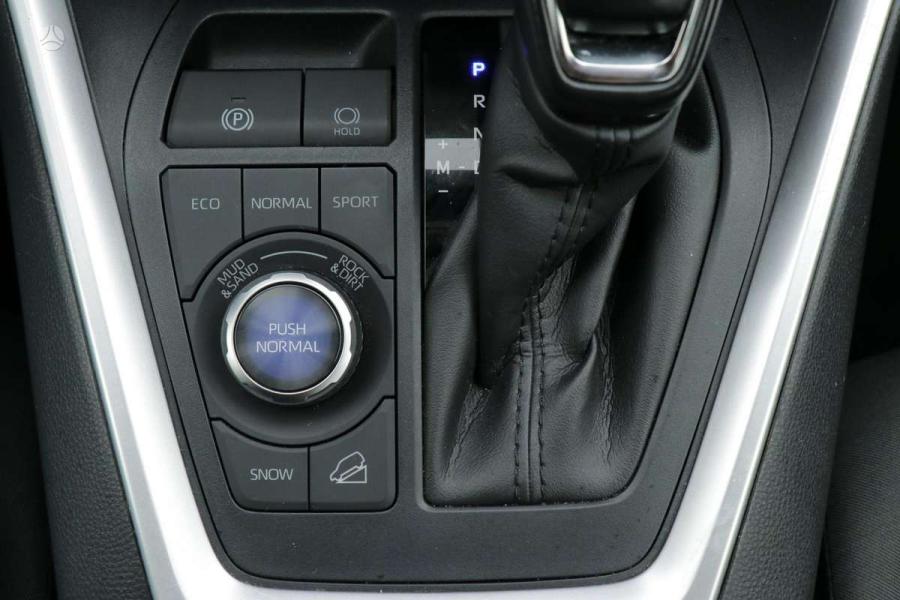 Black Toyota RAV4 2021 in Vilnius, with an engine capacity of 1.99 L and mileage of 79 thousand km for 25900 €, photo 25 on AUTOMOTO.COM.LV