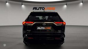 Black Toyota RAV4 2021 in Vilnius, with an engine capacity of 2.49 L and mileage of 196 thousand km for 28989 €, photo 6 on AUTOMOTO.COM.LV