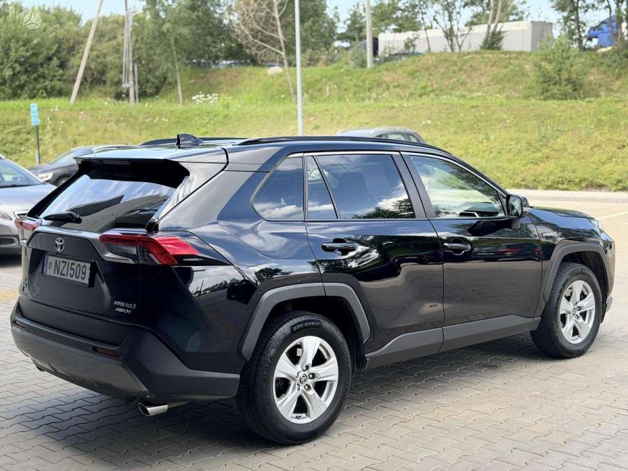 Melns Toyota RAV4 2021 Viļņa, ar dzinēja tilpumu 2.50 L un nobraukumu 242 tūkst. km par 21500 €, foto 9 vietnē AUTOMOTO.COM.LV