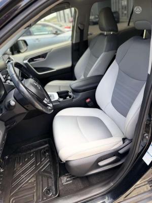 Melns Toyota RAV4 2021 Viļņa, ar dzinēja tilpumu 2.50 L un nobraukumu 242 tūkst. km par 21500 €, foto 14 vietnē AUTOMOTO.COM.LV