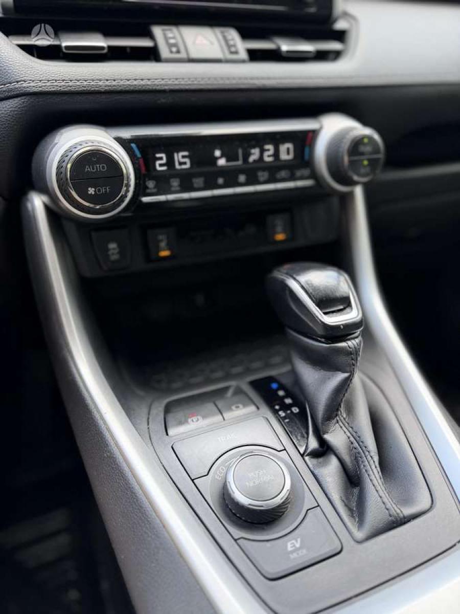 Melns Toyota RAV4 2021 Viļņa, ar dzinēja tilpumu 2.50 L un nobraukumu 242 tūkst. km par 21500 €, foto 16 vietnē AUTOMOTO.COM.LV