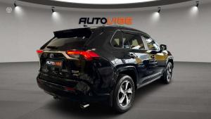Black Toyota RAV4 2021 in Vilnius, with an engine capacity of 2.49 L and mileage of 196 thousand km for 28555 €, photo 7 on AUTOMOTO.COM.LV
