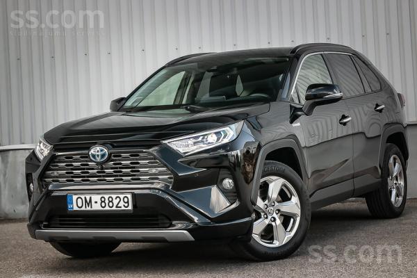 Black Toyota RAV4 2021 in Tukums, with an engine capacity of 2.50 L and mileage of 122 thousand km for 25950 €, photo 2 on AUTOMOTO.COM.LV