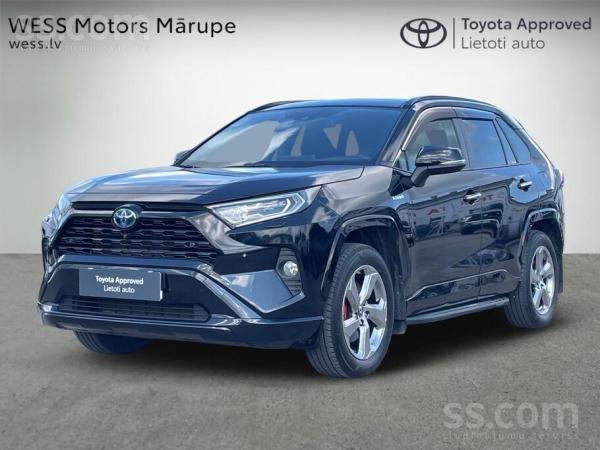 Black Toyota RAV4 2021 in Riga, with an engine capacity of 2.50 L and mileage of 63 thousand km for 32590 €, photo 1 on AUTOMOTO.COM.LV