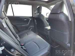 Melns Toyota RAV4 2021 Rīga, ar dzinēja tilpumu 2.50 L un nobraukumu 63 tūkst. km par 32590 €, foto 8 vietnē AUTOMOTO.COM.LV