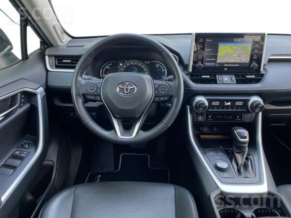 Black Toyota RAV4 2021 in Riga, with an engine capacity of 2.50 L and mileage of 63 thousand km for 32590 €, photo 9 on AUTOMOTO.COM.LV
