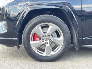 Melns Toyota RAV4 2021 Rīga, ar dzinēja tilpumu 2.50 L un nobraukumu 63 tūkst. km par 32590 €, foto 16 vietnē AUTOMOTO.COM.LV