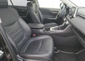 Black Toyota RAV4 2021 in Vilnius, with an engine capacity of 2.49 L and mileage of 156 thousand km for 25990 €, photo 4 on AUTOMOTO.COM.LV