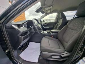 Black Toyota RAV4 2021 in Vilnius, with an engine capacity of 2.49 L and mileage of 178 thousand km for 24900 €, photo 7 on AUTOMOTO.COM.LV