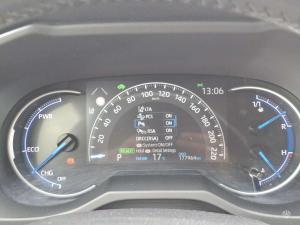 Black Toyota RAV4 2021 in Vilnius, with an engine capacity of 2.49 L and mileage of 178 thousand km for 24900 €, photo 12 on AUTOMOTO.COM.LV