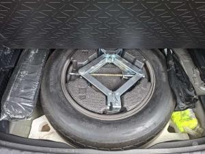 Black Toyota RAV4 2021 in Vilnius, with an engine capacity of 2.49 L and mileage of 178 thousand km for 24900 €, photo 19 on AUTOMOTO.COM.LV