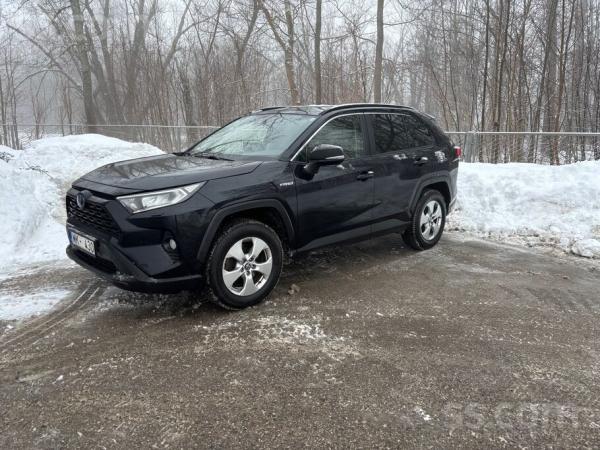 Black Toyota RAV4 2021 in Ogre, with an engine capacity of 2.50 L and mileage of 235 thousand km for 20000 €, photo 4 on AUTOMOTO.COM.LV