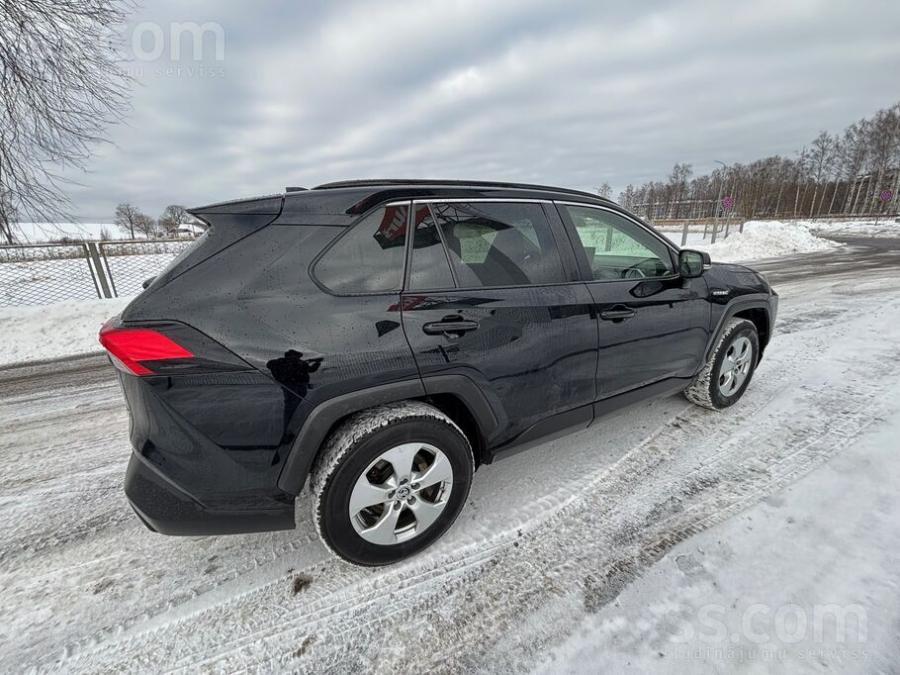 Melns Toyota RAV4 2021 Ogre, ar dzinēja tilpumu 2.50 L un nobraukumu 235 tūkst. km par 20000 €, foto 6 vietnē AUTOMOTO.COM.LV