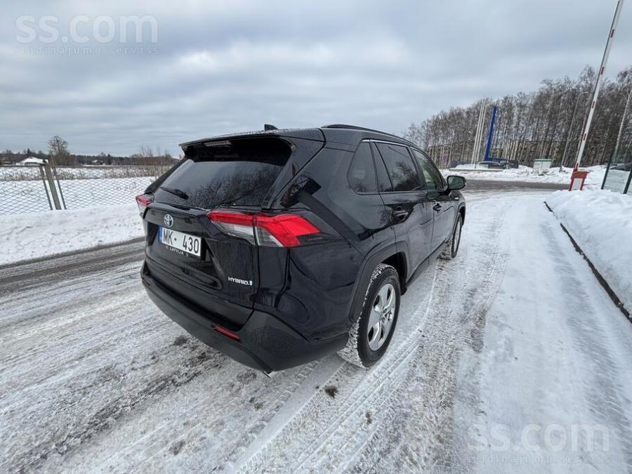 Melns Toyota RAV4 2021 Ogre, ar dzinēja tilpumu 2.50 L un nobraukumu 235 tūkst. km par 20000 €, foto 7 vietnē AUTOMOTO.COM.LV
